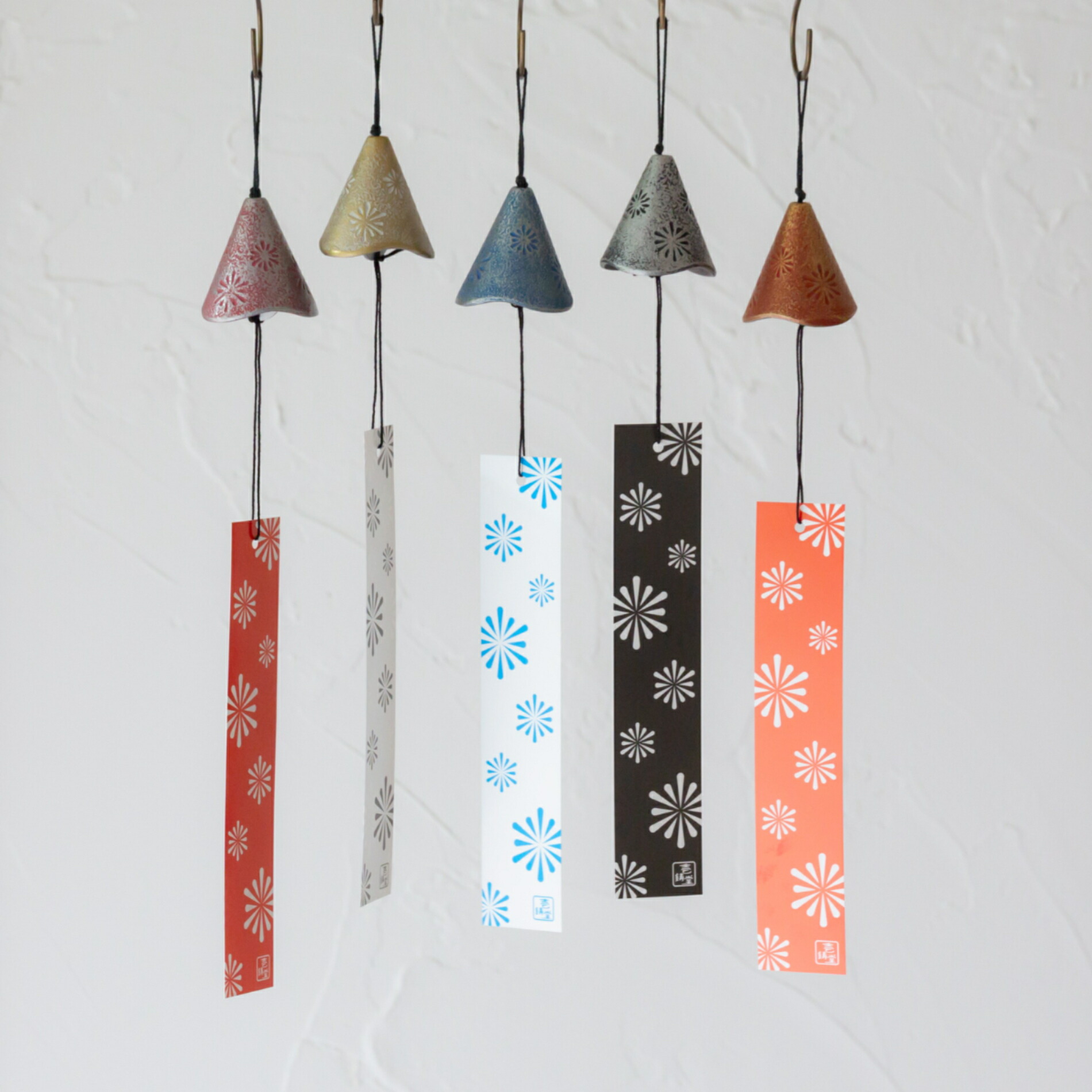 【楽天市場】南部鉄器 ITCHU-DO 風鈴 花火 HANABI (短冊付) 専用ボックス入壱鋳堂 鉄 カラー 日本製 岩手 盛岡 南部鉄器 敬老の日 ブライダル ギフト 父の日 母の日 ...