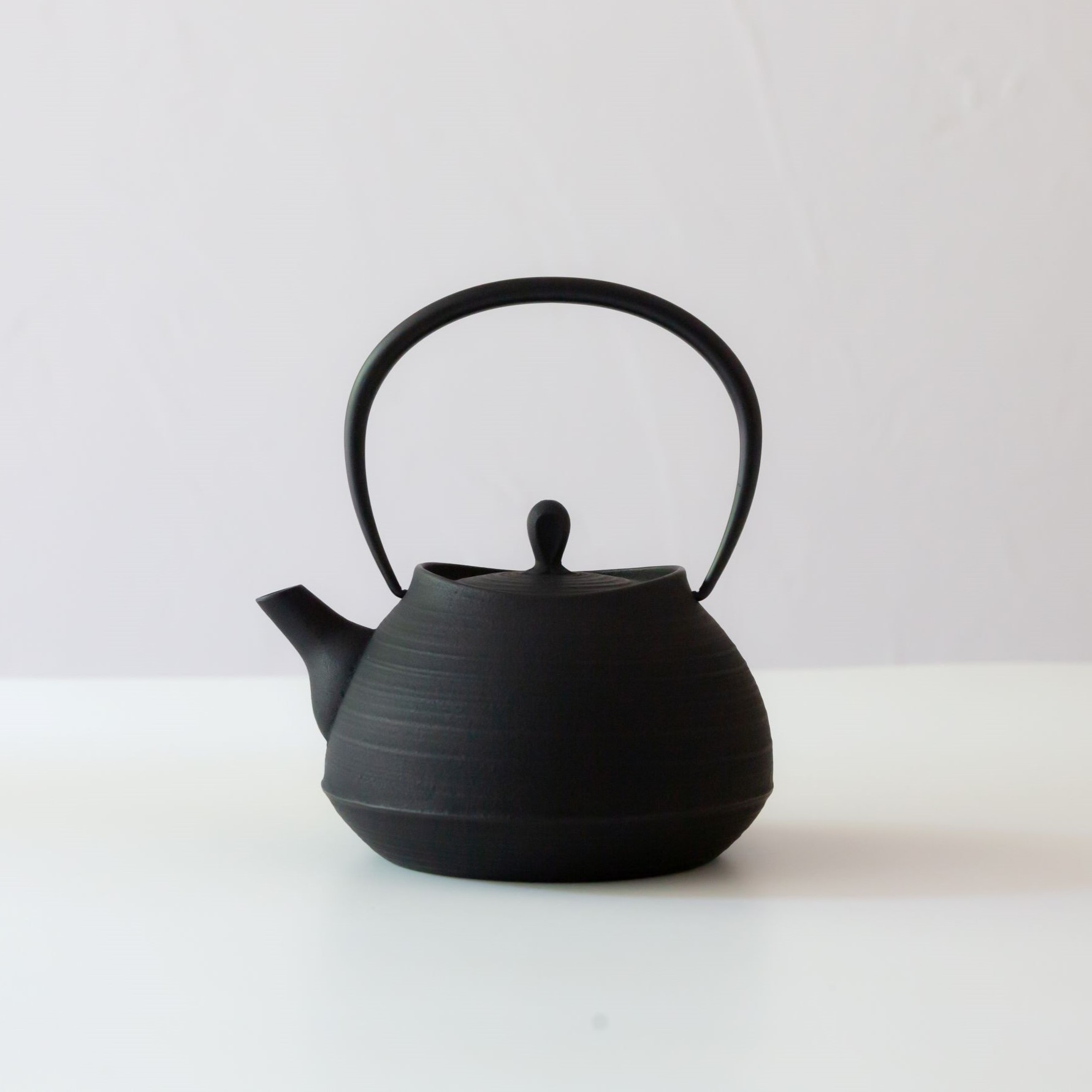 【楽天市場】南部鉄器 ITCHU-DO 鉄瓶 刷毛目 1.0L壱鋳堂 HAKEME 鉄 湯沸かし 日本製 岩手 盛岡 南部鉄器 敬老の日 ギフト 父の日 母の日 結婚祝 内祝 御祝 ...