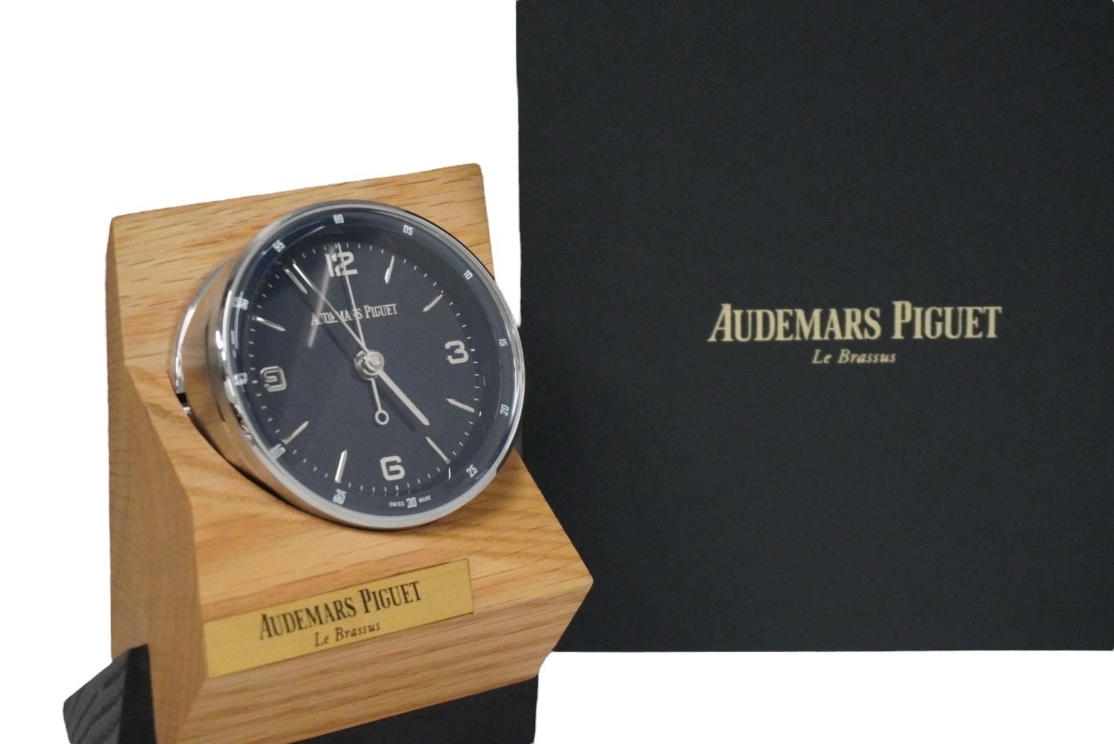 【楽天市場】新品未使用 AUDEMARS PIGUET オーデマピゲ 置き時計 CODE 11.59 ステンレス クォーツ シルバー ネイビー ...