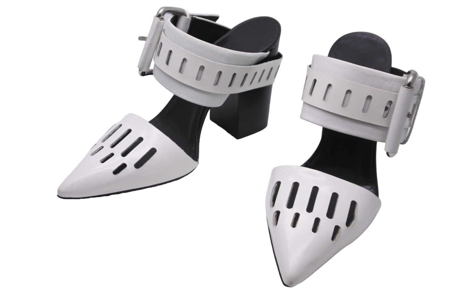 【楽天市場】Alexander McQueen アレキサンダーマックイーン サンダル ミュール ヒール ホワイト ブラック 35 シルバー金具 ...