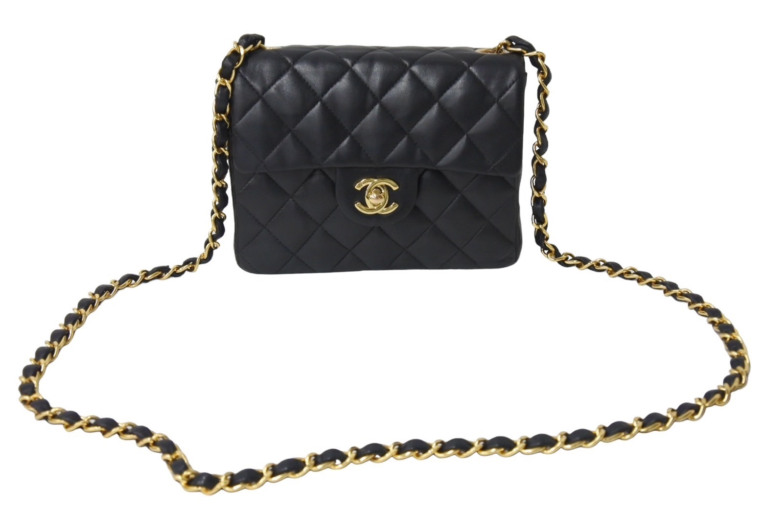 【楽天市場】CHANEL シャネル チェーンショルダーバッグ 8番台 ミニマトラッセ ラムスキン ゴールド金具 ブラック 美品 中古 ...