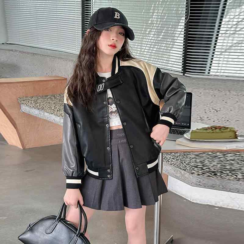 【楽天市場】キッズ レザージャケット 女の子 韓国 春秋 PU 長袖 スタンドカラー ボタン ポケット 薄手 ソフト 通気 スタジャン ...