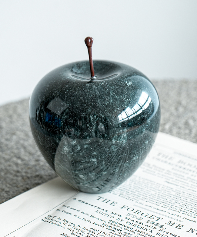 【楽天市場】[3348JGRNL]Marble Apple マーブルアップル (Lサイズ)ペーパーウェイト 置物 インテリア りんご ...
