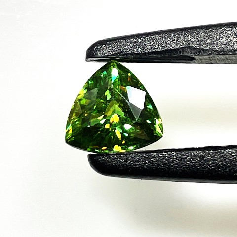 【楽天市場】スフェーン トリリアント 2.41ct ルース sold out：gem-ichinose