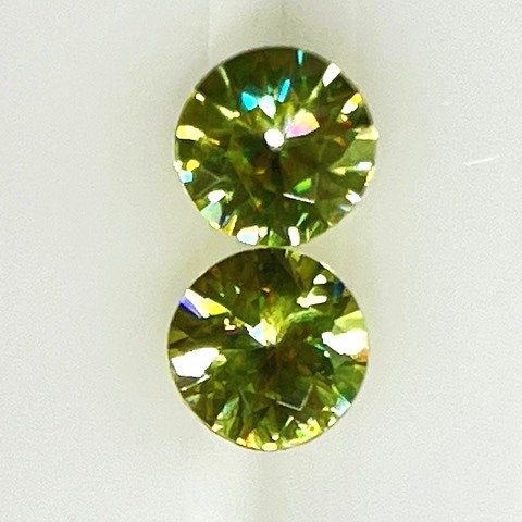 【楽天市場】スフェーン ラウンドカット 2個セット 2個合計 0.64ct ルース：gem-ichinose