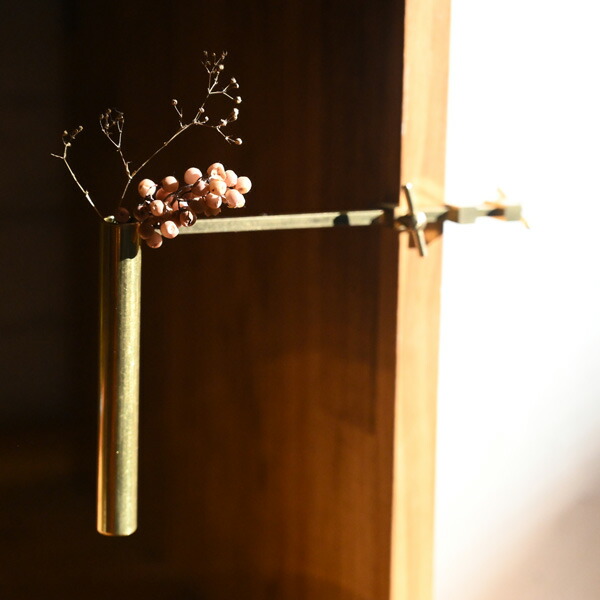 【楽天市場】『 BRANCH CYLINDER VASE 』 ( 一輪挿し 軽量 ブラス 真鍮 花瓶 花器 グリーン 植物 花 飾る ...